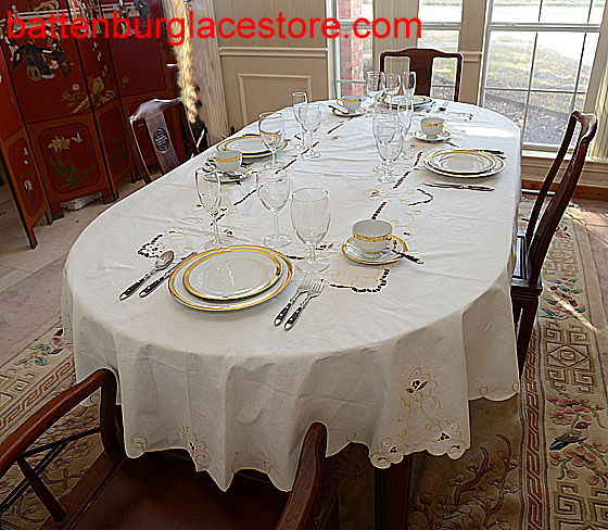 Festive Dining Room Tablecloth. – The Tablecloth Store